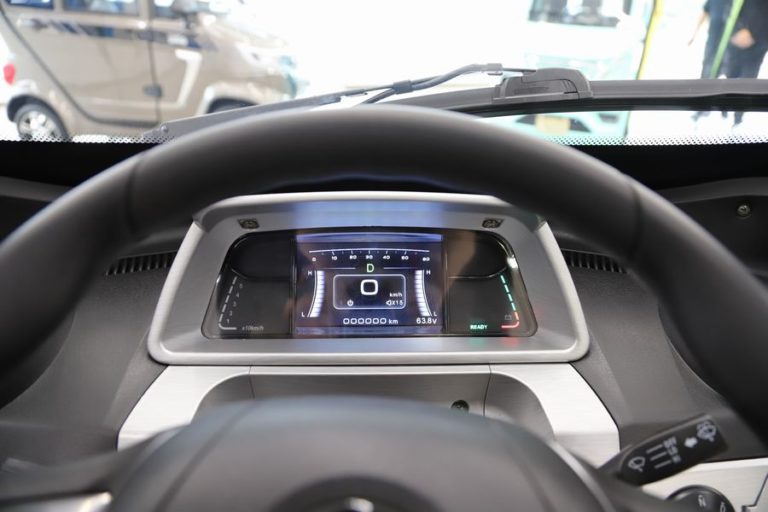 e-mo5新登場!! - 株式会社NET-560